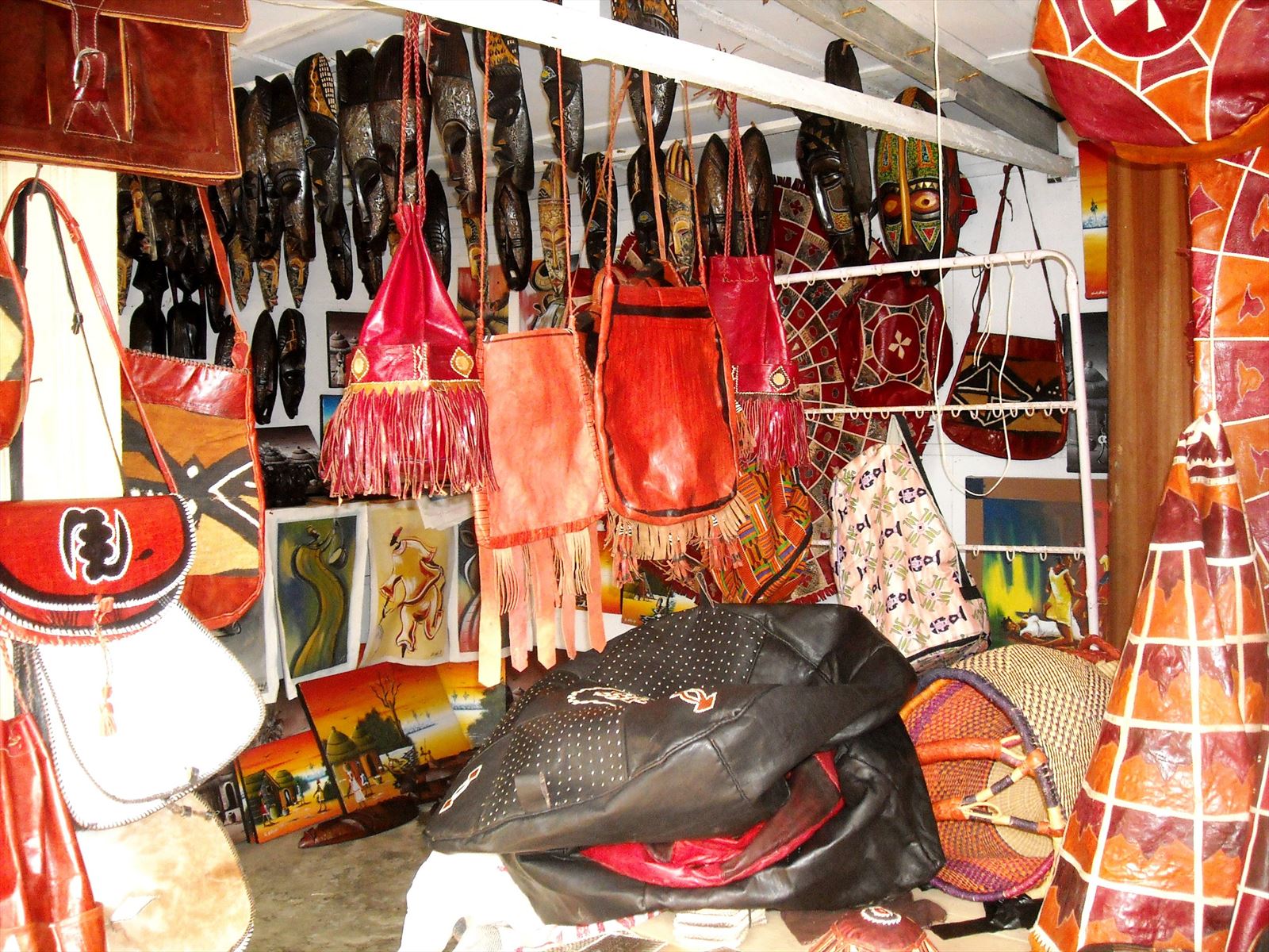 Ghana Crafts, Gifts, Souvenirs - Easy Track Ghana