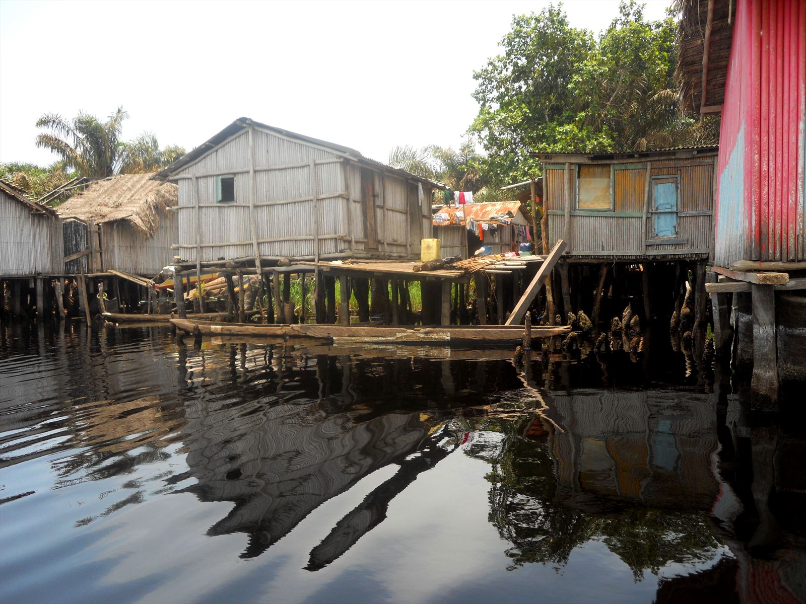 Nzulezu stilt village - Easy Track Ghana